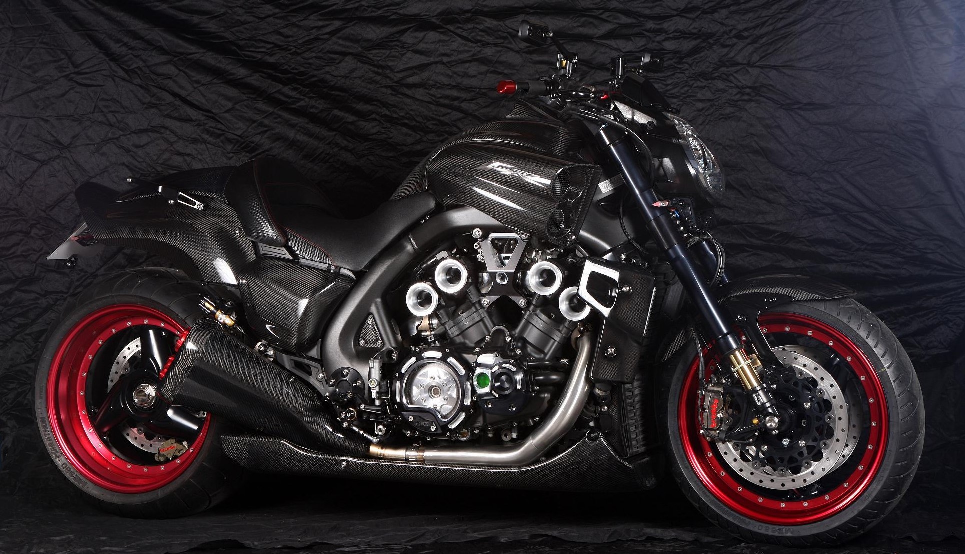 SPECIALISTE VMAX et MT01 CANNES 06 ACCESSOIRE EQUIPEMENT PIECE MOTO